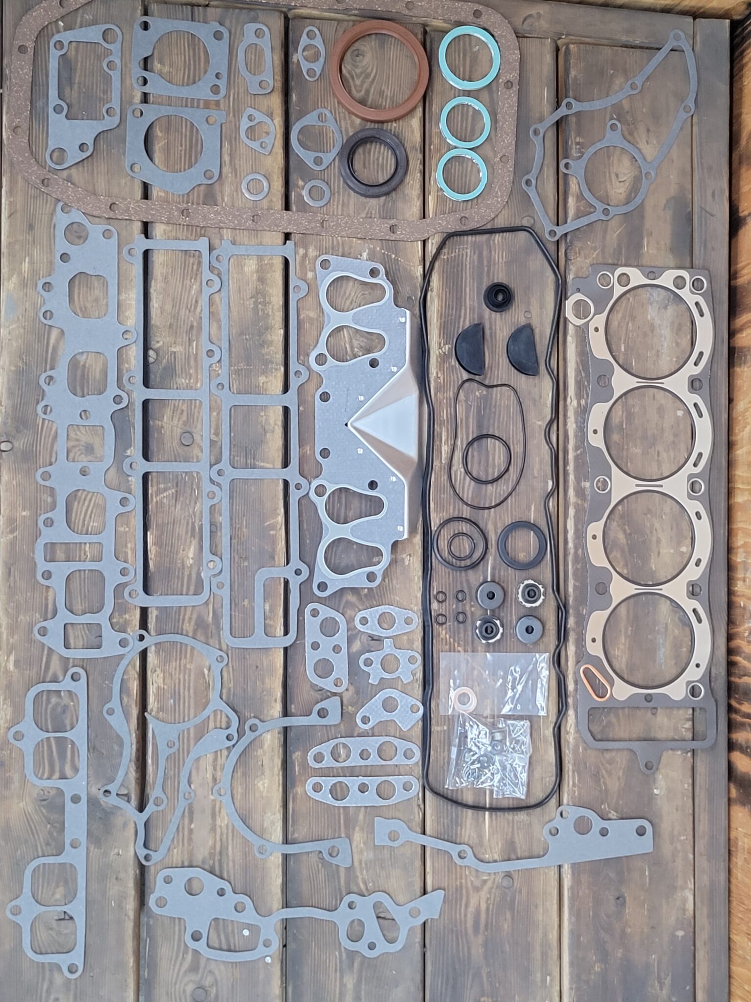 Toyota 22R/R-E Gasket Sets - Red - (85-95) - Sunwest Automotive Engine